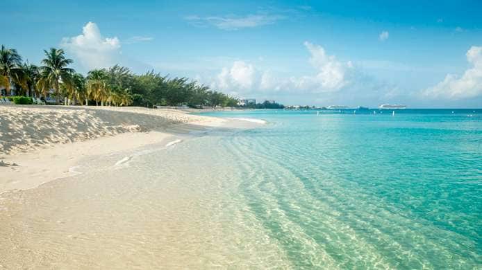 Der Seven Mile Beach, der schönste Strand der Cayman Islands | CostaClub